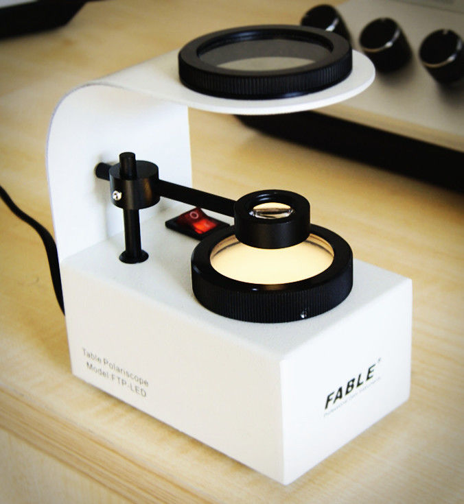 Yellow light of Gemological Polariscope with a Conoscope and Power of ...